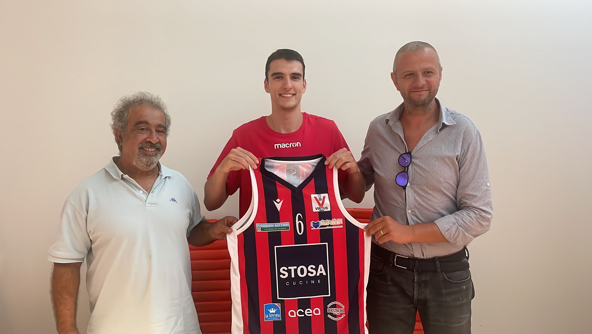 Basket: Virtus Siena presenta il suo primo colpo, la guardia-ala ...