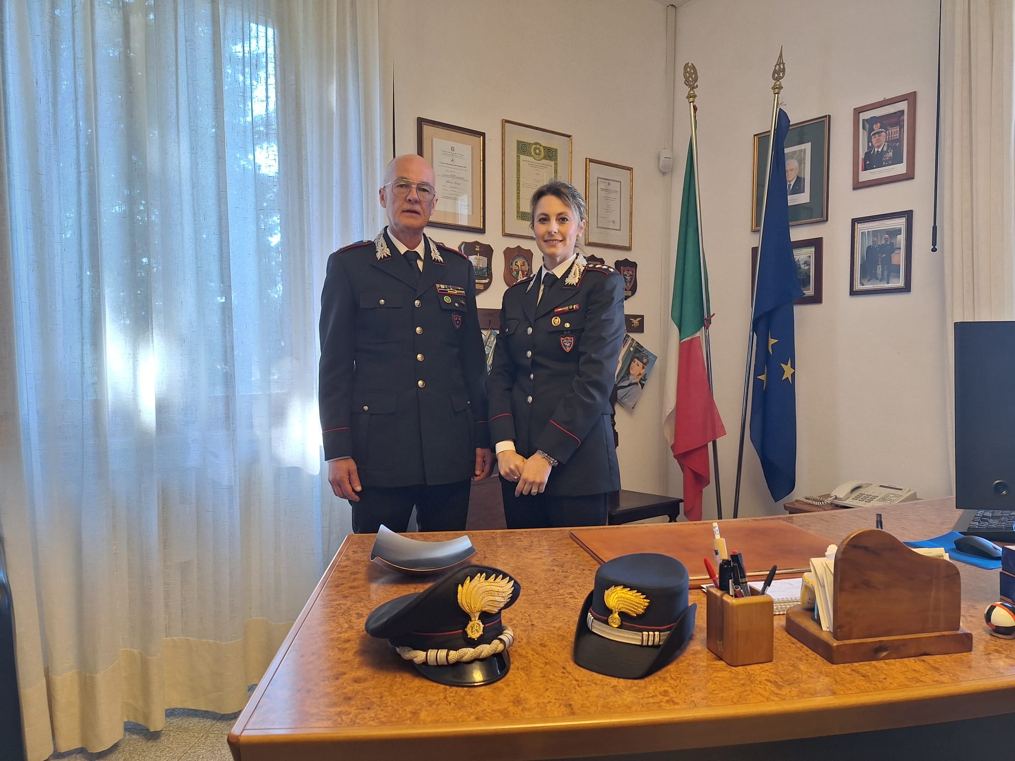 Il Tenente Colonnello Alessio Brogi comandante del Reparto Carabinieri ...