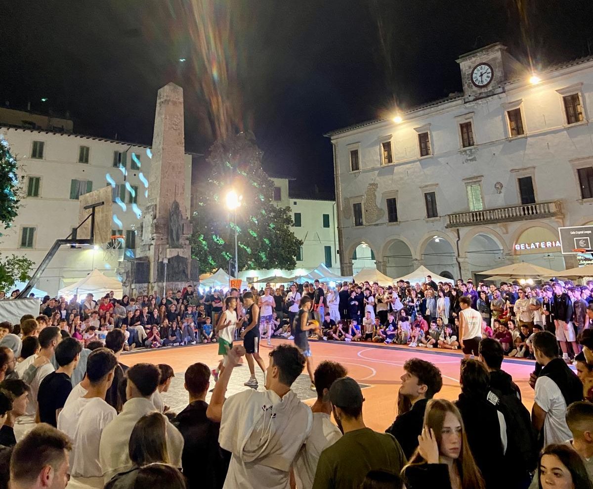 Successo per la notte bianca 2024 a Colle di Val d'Elsa | Radio Siena Tv