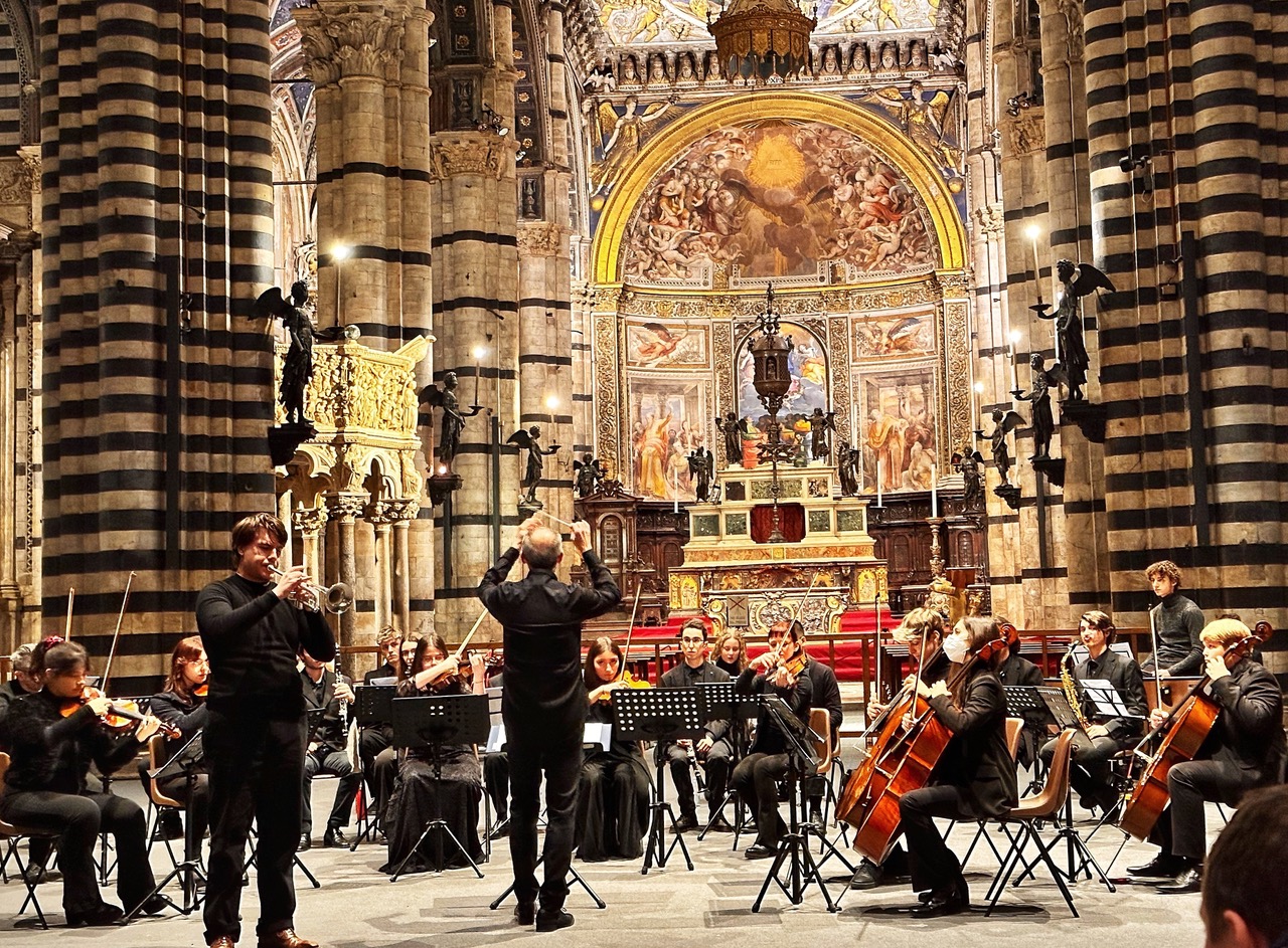 Siena, concerto di Natale in Duomo del Liceo Musicale Piccolomini ...